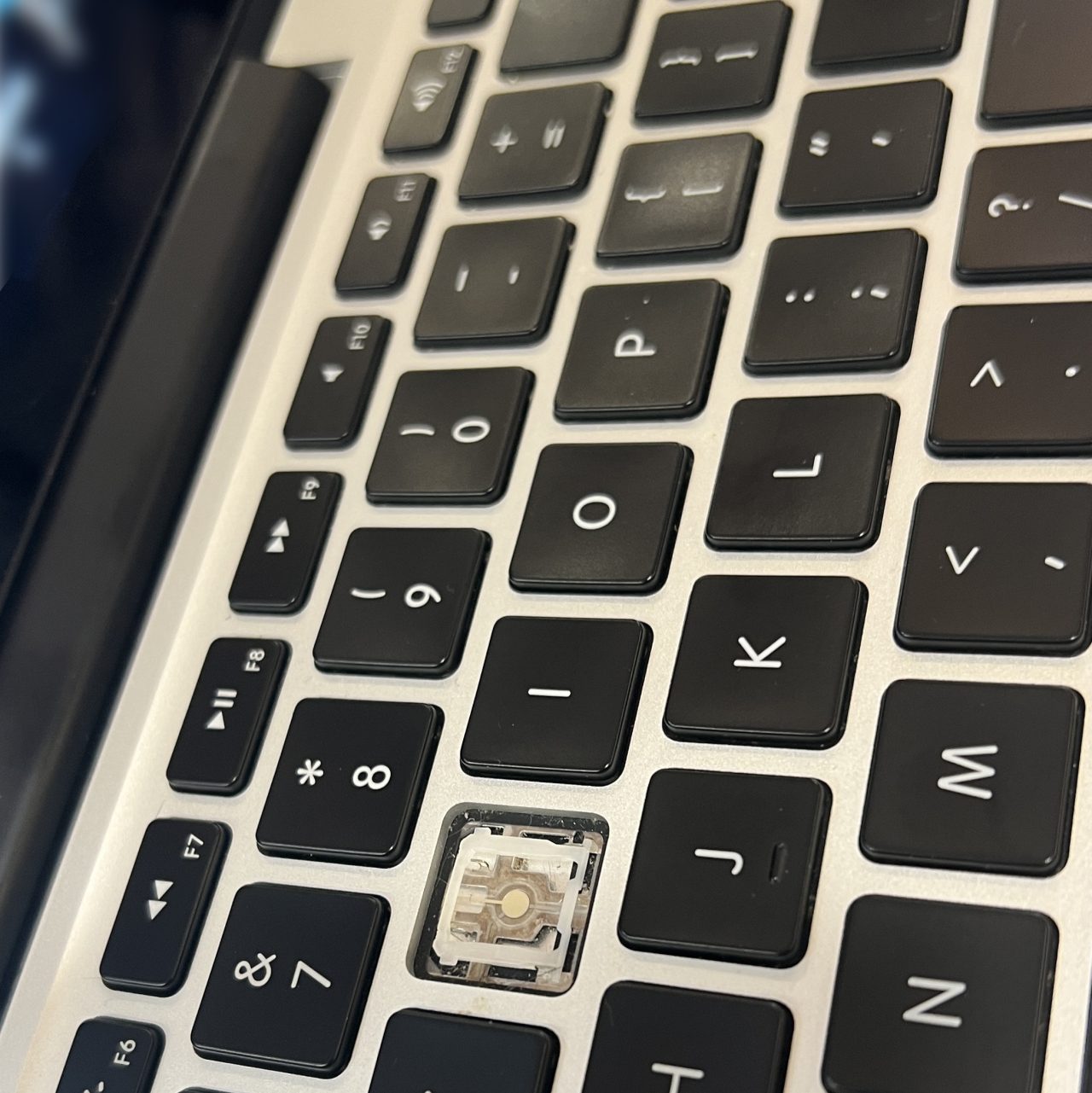 MacBook Pro (Retina, 13-inch, Mid 2014) キーキャップの爪が折れた キャップのみ交換